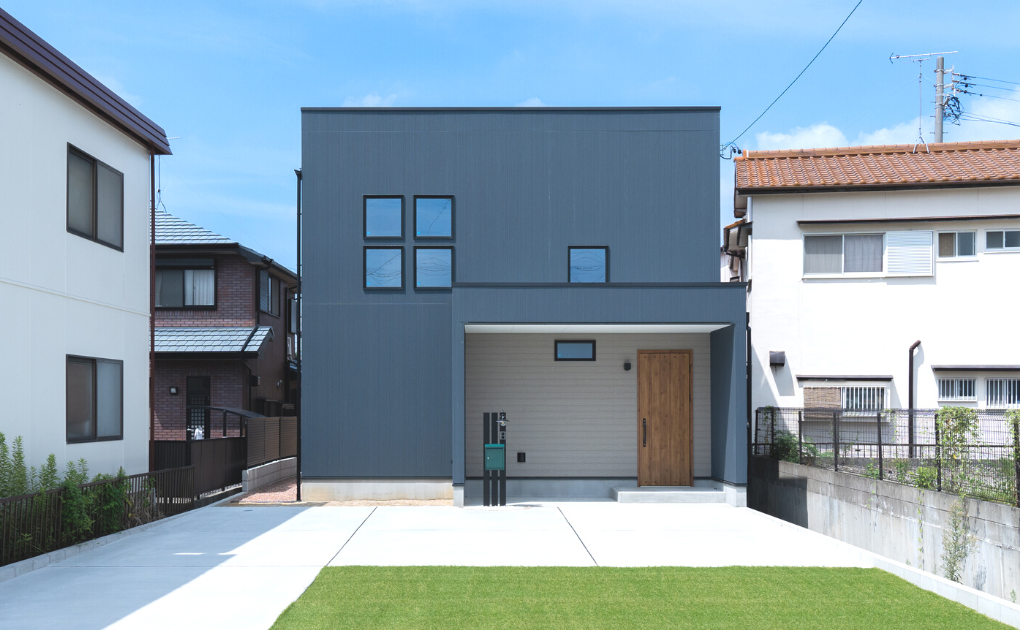 施工事例｜ジョイナスホーム｜施工事例｜家族で遊べる広いお庭と5LDK 名古屋市 ZERO-CUBE＋BOX2 ゼロキューブ＋BOX2｜弥富市注文住宅｜株式会社ジョイナスカンパニー