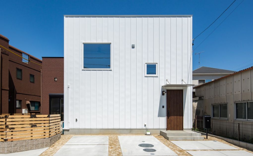 施工事例｜ジョイナスホーム｜施工事例｜黒と木目調のモダンな外観の家 あま市 ZERO-CUBE CUSTOM ゼロキューブカスタム｜弥富市注文住宅｜株式会社ジョイナスカンパニー